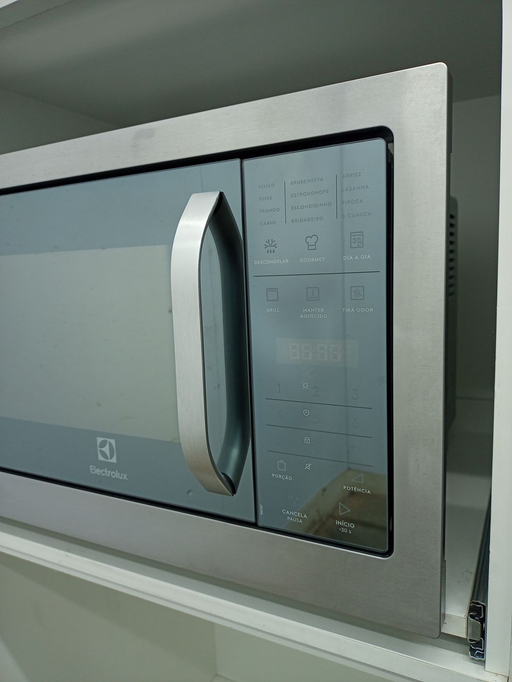 Micro-ondas Electrolux Mb38t Micro-ondas De Embutir 30l Com Grill E ...